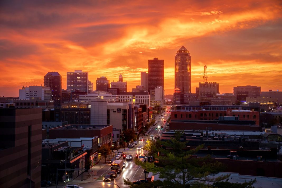 When will the Des Moines metro reach 1 million residents?
